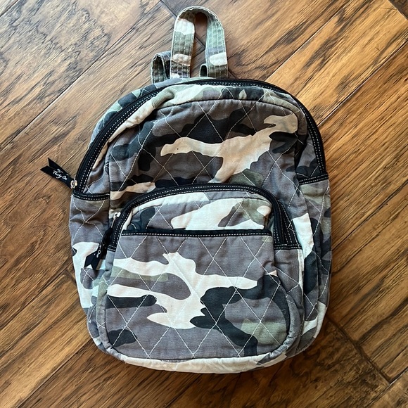 Accessories | Camo Backpack Thirtyone | Poshmark